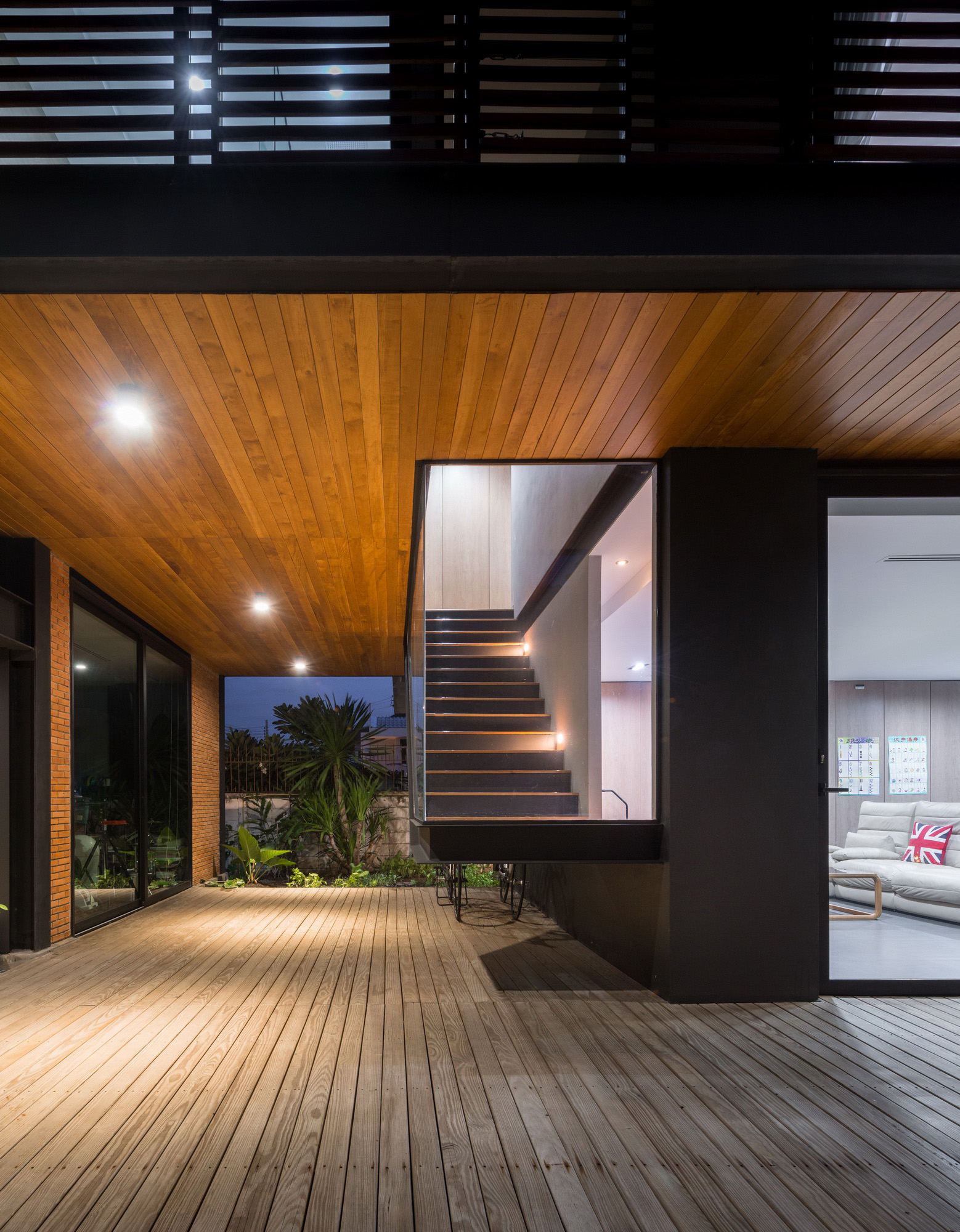 U 38 House – OFFICE AT